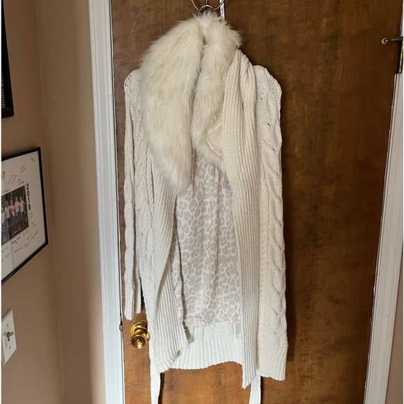 Jennifer Lopez | Jackets & Coats | Jennifer Lopez Cream Fur Coat | Poshmark